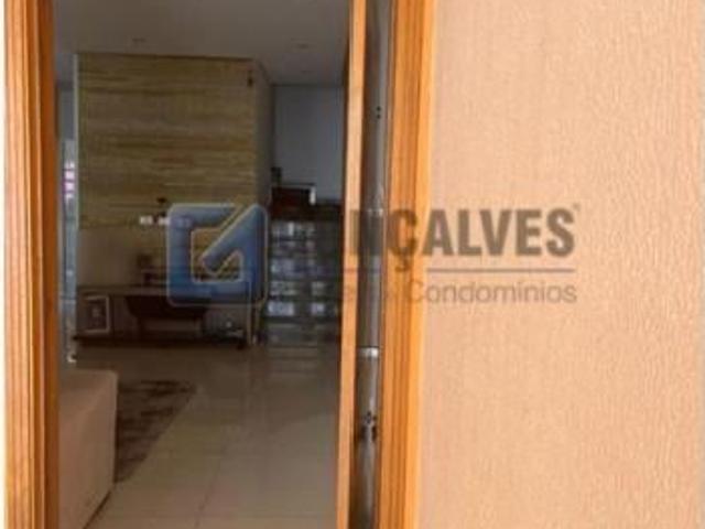 Sobrado Comercial à Venda em Jardim Bom Pastor, Santo André – 3 suítes, 2 vagas