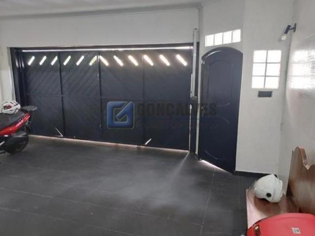 Sobrado Comercial à Venda em Jardim Copacabana, SBC — 3 Dorms, 2 Vagas, 153 m²