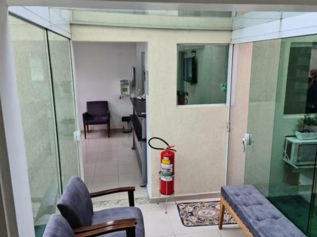 SOBRADO COMERCIAL À VENDA 120 m² 2 VAGAS ÓTIMA LOCALIZAÇÃO MOBILIADO