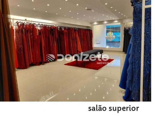 Sobrado Comercial com 3 Dormitórios, 2 Vagas e Escritório – Jardim Santo André Aceita Financiamento