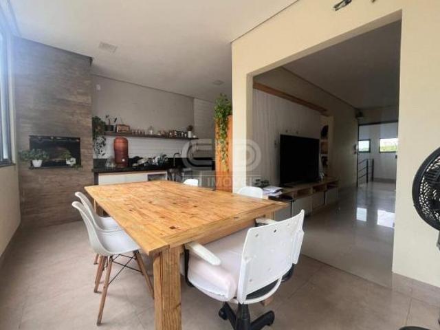 Sobrado Comercial com 3 Quartos 2 suítes com Salão no Bairro Santa Rosa