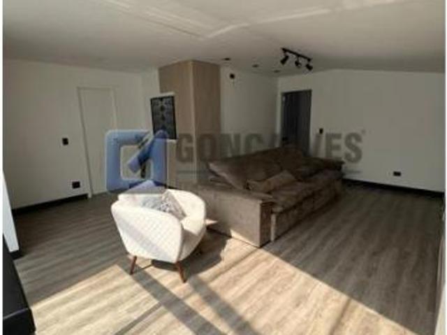 Sobrado Comercial com 3 Suítes, 8 Vagas e Piscina | Jardim Chácara Inglesa, SB Campo
