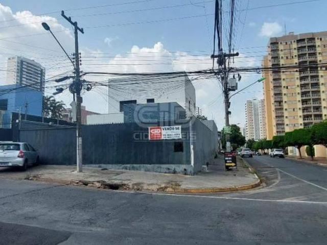 Sobrado comercial com piscina no bairro Bosque da Saúde