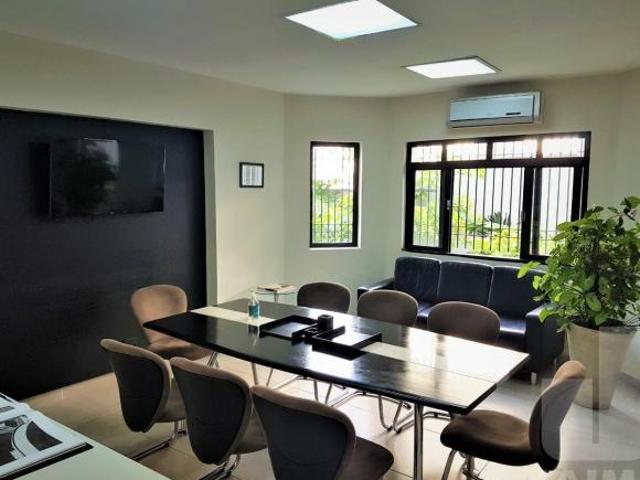 Sobrado Comercial com quintal, 420 m2 e 11 vagas, excelente localização Pacaembu