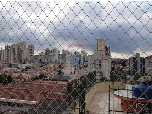 Sobrado Comercial Completo para Locação: 13 Estações de Trabalho, Salas Privativas e Estrutura Completa