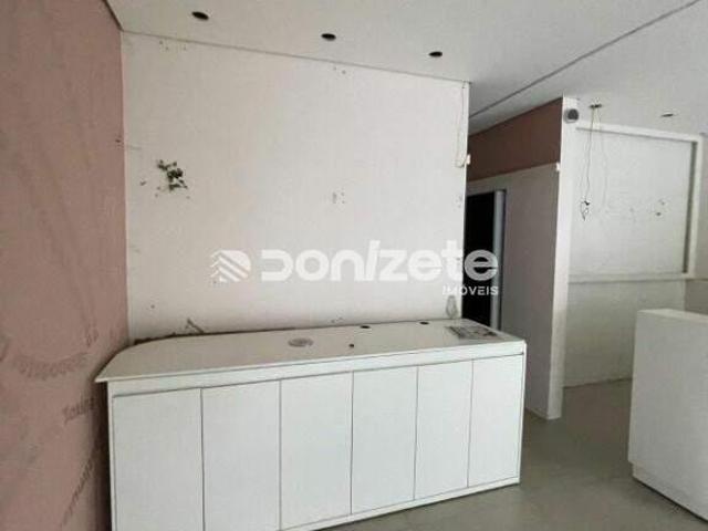 Sobrado Comercial de 220 m² em Jardim – Santo André | 4 vagas, Financiamento Disponível