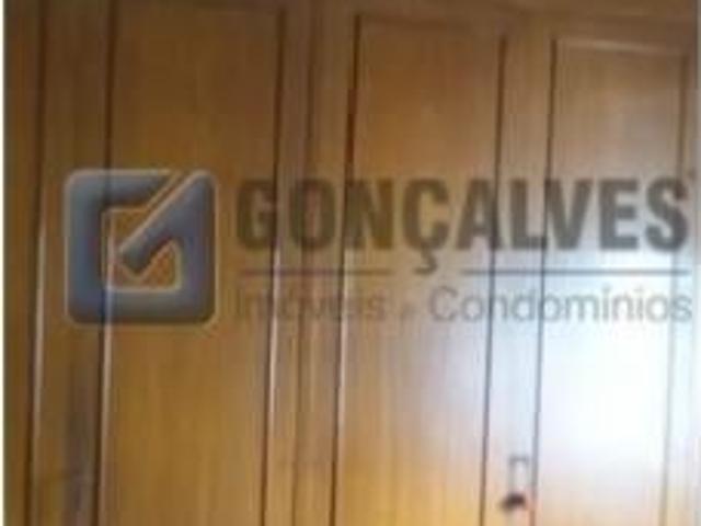 Sobrado Comercial de 3 Quartos com 2 Vagas à Venda em Nova Petrópolis, SBC