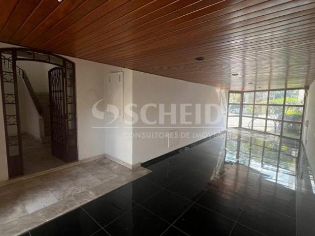 Sobrado comercial ou residencial com 600m² e 10 vagas próximo ao Parque Ibirapuera