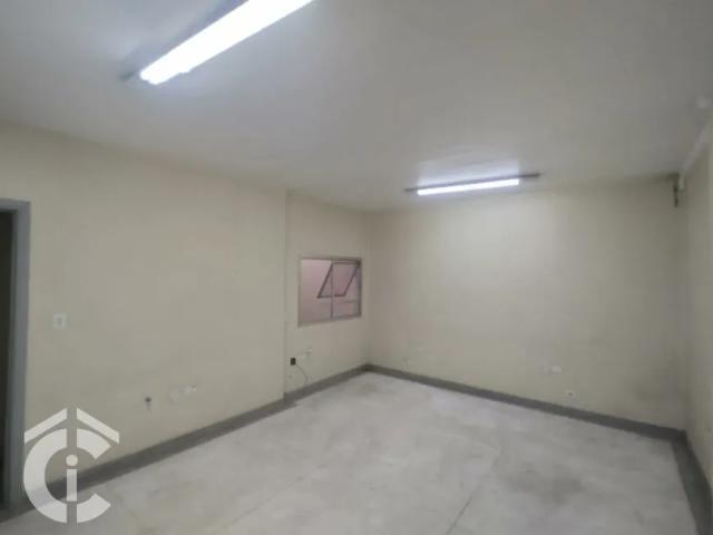 Sobrado comercial para alugar com 600m², 10 salas, 4 vagas Mooca