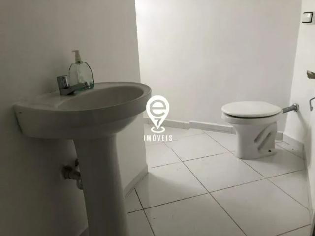 Sobrado comercial para alugar próximo ao metrô, 10 salas, 4 Banheiros, 4 Vagas Saúde / SP