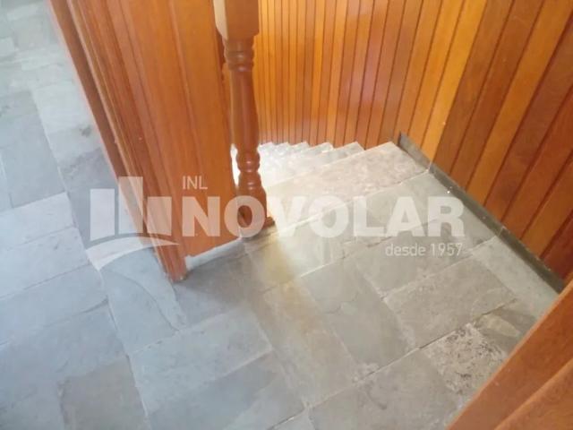Sobrado Comercial para Locação na Água Fria 125m², 5 Salas, Ótima Localização