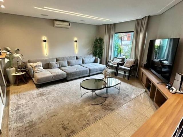 Sobrado Completíssimo, 3 Suítes, 4 Vagas e 298m² no Parque dos Pássaros, SBC