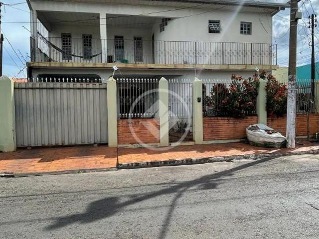 Sobrado completo no Cristo Rei 4 quartos, piscina e localização top!