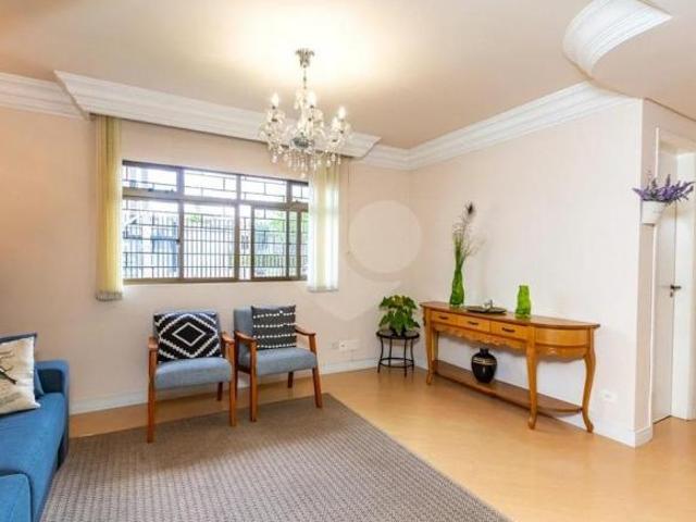 SOBRADO COMPLETO COM ESPAÇO GOURMET – PORTÃO | 4 DORM | 1 SUÍTE | 175m²