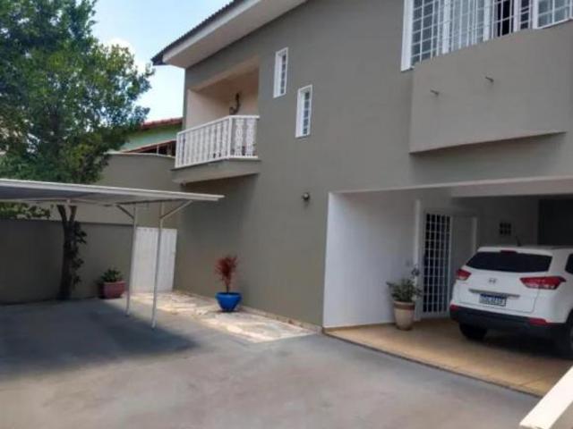 Sobrado completo com quintal na Ribeirania | É aqui na Imobiliária Rosa e Rangel