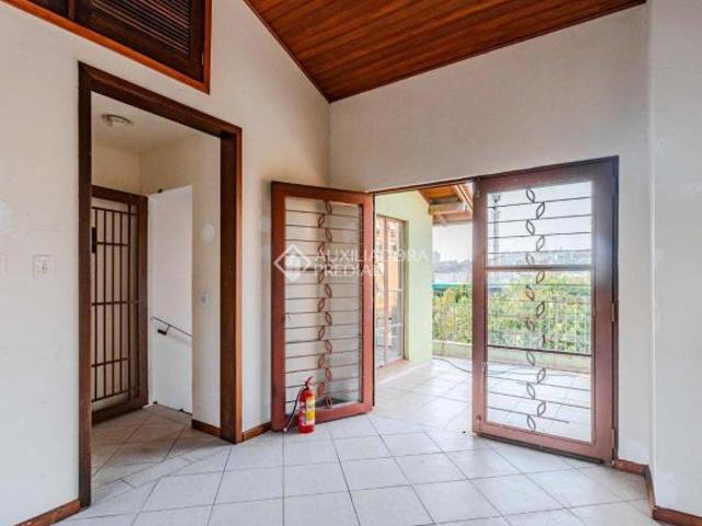 sobrado composto de duas casas independes