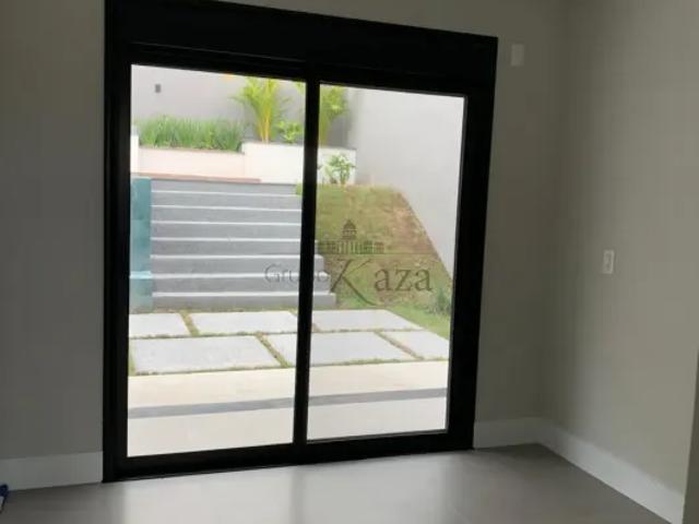 Sobrado / Condomínio Urbanova/Venda Alphaville I 5 suítes 325m²