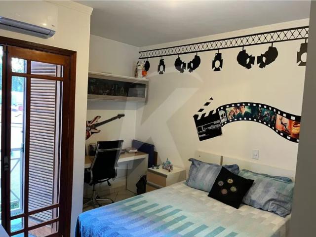 Sobrado condomínio 3 Suítes com varanda, 2 Vagas de Garagem na Vila Mazzei
