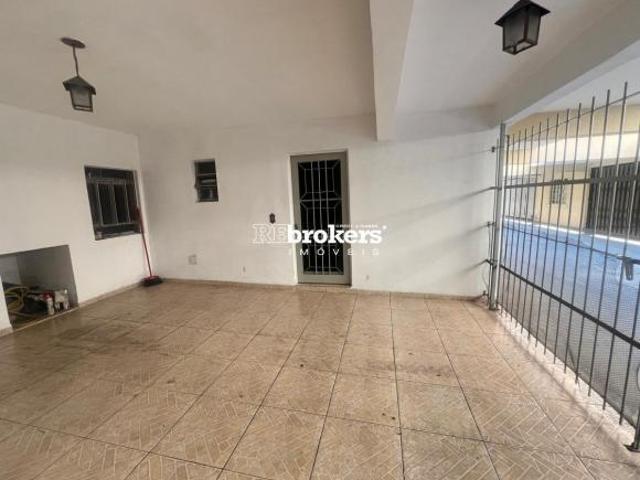 Sobrado condomínio com 3 quartos, sendo 1 suíte, 2 vagas, a Venda no Bairro Bom Retiro em Curitiba