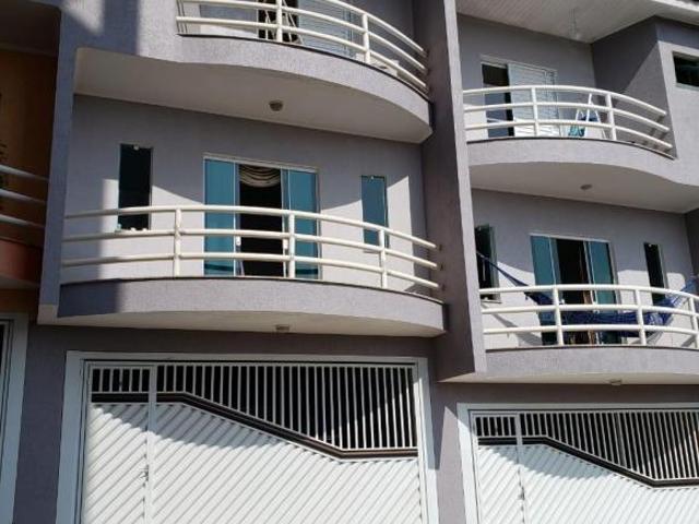 Sobrado condominio Baeta Neves