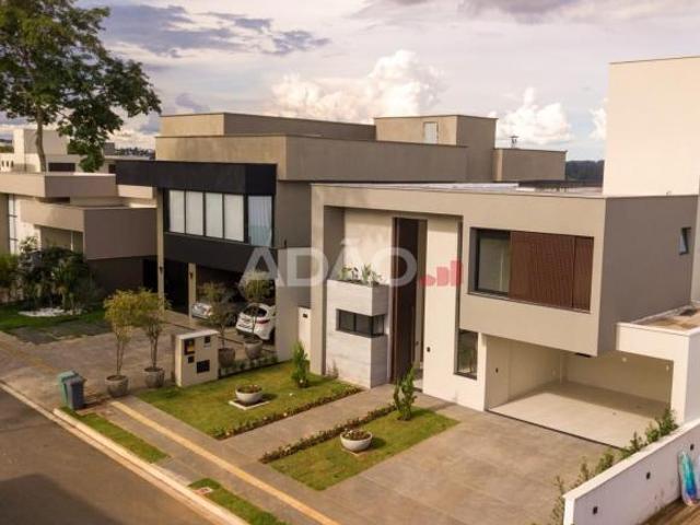 SOBRADO CONDOMÍNIO GOIÂNIA GOLF GARDEN Sobrado com 3 Quarto s por R$ 3150000.00 no setor Residencia