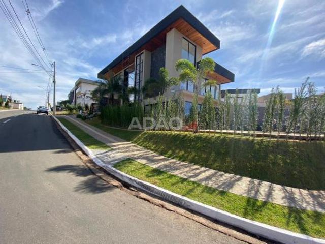Sobrado Condomínio do Lago Casa em Condomínio com 4 Quarto s por R$ 3800000.00 no setor Condomínio