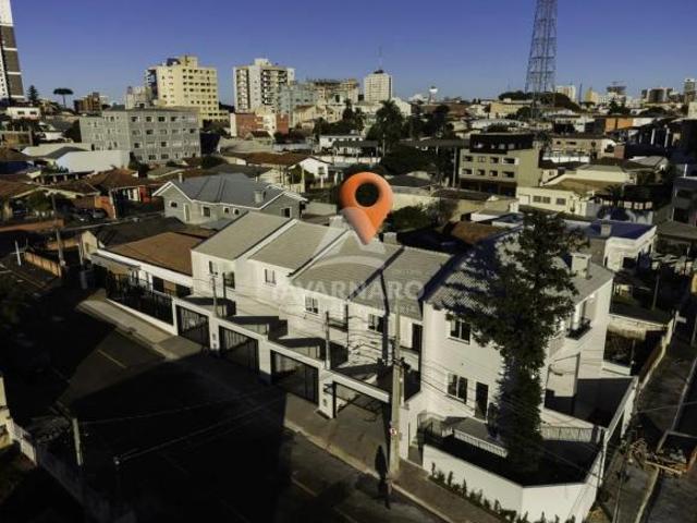 Sobrado Condomínio em Ponta Grossa