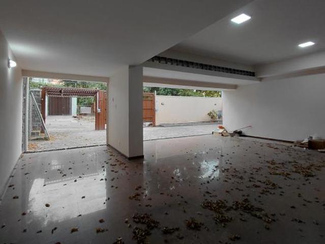 SOBRADO CONDOMÍNIO FECHADO 300m² 3 SUÍTES 5 VAGAS VILA PIRAJUSSARA
