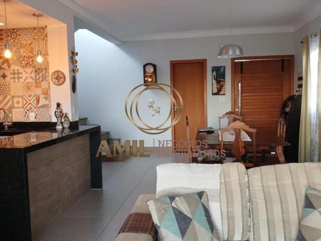 Sobrado / Condomínio Reserva Mantiqueira / 03 dormitórios / 01 suíte / 209m²AC / 318m²Terreno