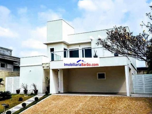 Sobrado confortável e aconchegante com 3 suites superiores no Condomínio Mont Blanc