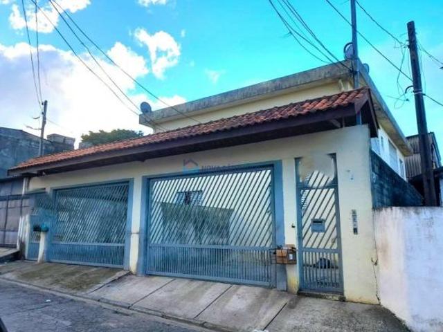Sobrado constituído de 4 kitnets para locação