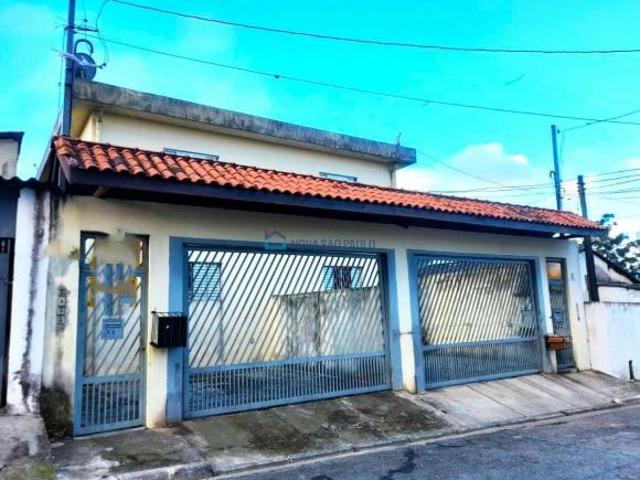Sobrado constituído de 4 kitnets para locação