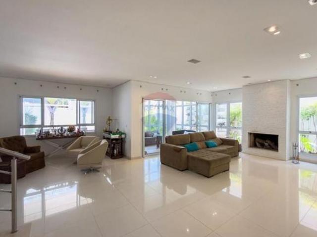 SOBRADO CONTEMPORÂNEO EM CONDOMÍNIO – CONFORTO, SOFISTICAÇÃO E LAZER PRIVATIVO Barueri/SP