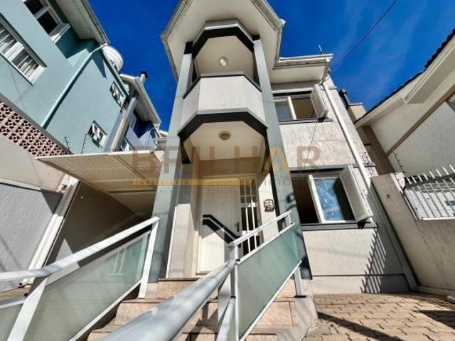 Sobrado duplex 03 dormitórios semimobiliado comprar bairro Altos do Seminário