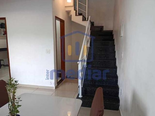 Sobrado Duplex de 03 Dormitórios com Suíte em São Vicente