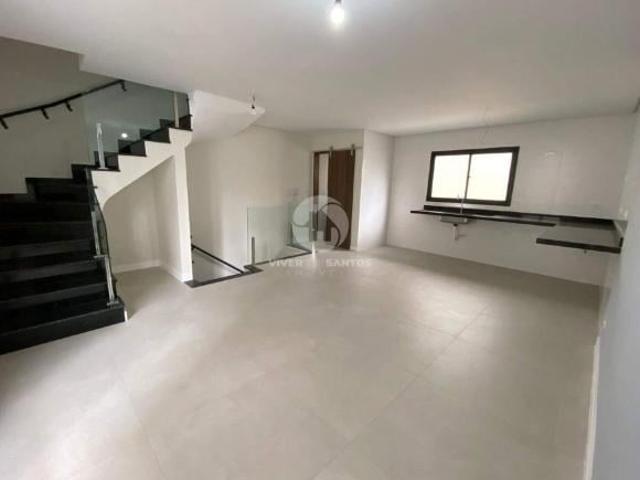 Sobrado duplex em vilagio com duas suítes na Ponta da Praia