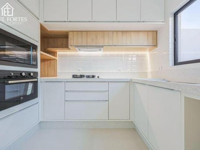 Sobrado Duplex em Condomínio no Xaxim | 103,59 m² | Acabamentos de Alto Padrão | 2 Vagas