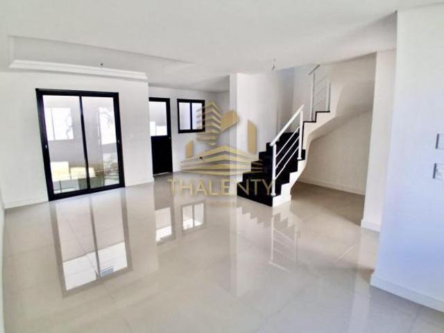 Sobrado duplex novo em condomínio no Pilarzinho, a