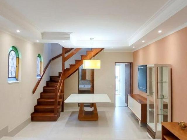 Sobrado de Alto Padrão na Vila Ipojuca/Lapa – 310m² com Duas Edículas no Quintal