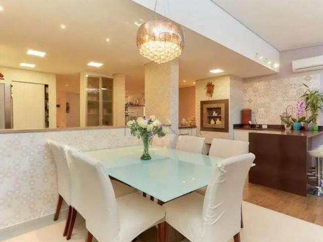 Sobrado de alto padrão no Bairro São Braz / Santo Inácio com 205m²