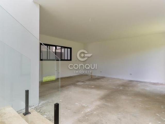 Sobrado de Alto Padrão no Cajuru | 3 Quartos 1 Su