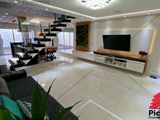 Sobrado de alto padrão no Jaçanã, 3 quartos, 3 suítes, hidro, cozinha com ilha, 4 banheiros, 2 vagas
