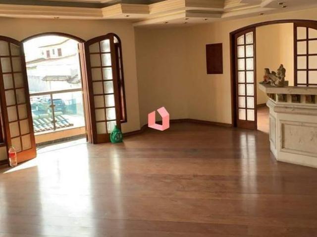 Sobrado de Alto Padrão no Parque dos Pássaros | 4 Suítes | Sauna, Spa e 8 Vagas