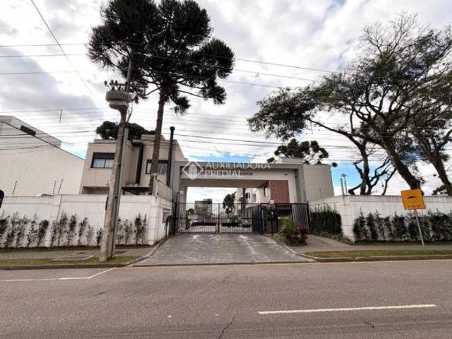 Sobrado de alto padrão no Residencial Boulevard Provence, bairro Pinheirinho