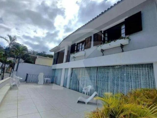 Sobrado de Alto Padrão no Tremembé com 500 m² e Lazer Completo