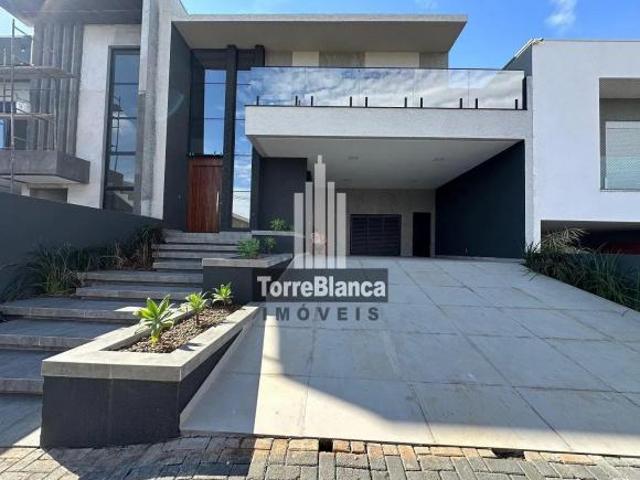 Sobrado de Alto Padrão à Venda, 3 suítes, 4 vagas, Quintal Amplo, 261 m², Condominio Villa Toscana