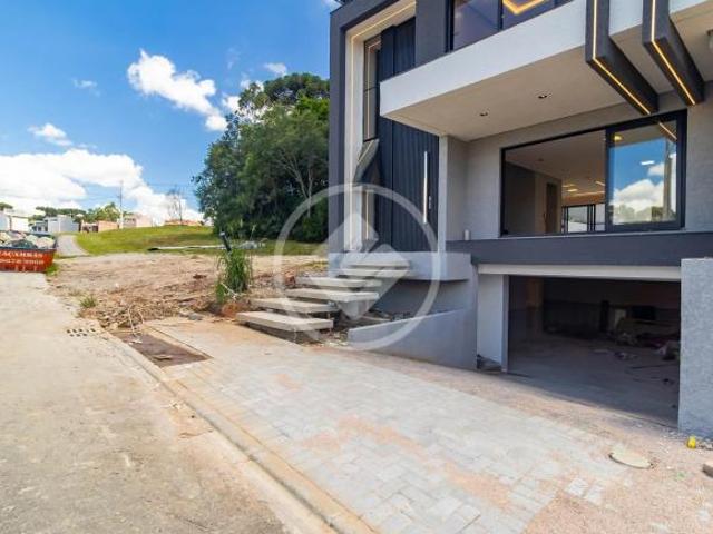 Sobrado de Alto Padrão á venda 03 suítes 290m² São José dos Pinhais