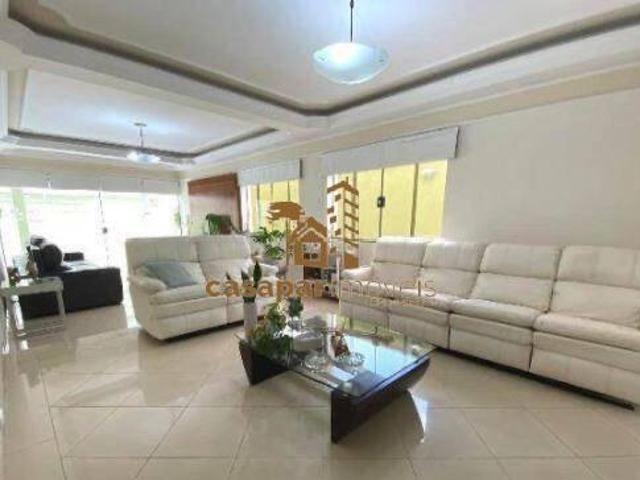 Sobrado de Alto Padrão à Venda 347m², com 4 Dormitórios e 6 Vagas