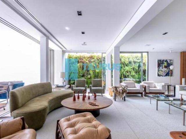 Sobrado de alto padrão à venda, 5 suítes, 5 vagas, piscina, 700 m², Brooklin