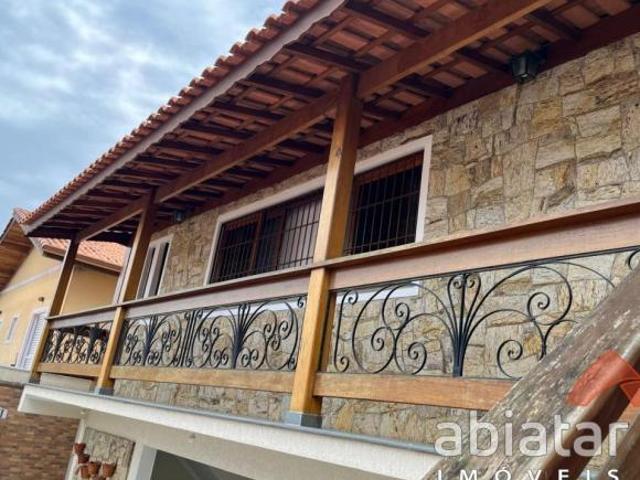 Sobrado de alto padrão à venda com 235m² 3 suítes Taboão da Serra/SP